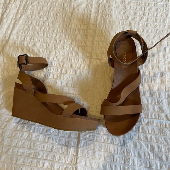 BAMBOO | Shoes | Bamboo Nwot Brown Platform Wedge Sandals | Poshmark
